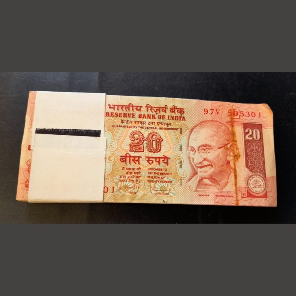 Rs 20 old issue bundle complete 100 piece notes Condition as per image ...
