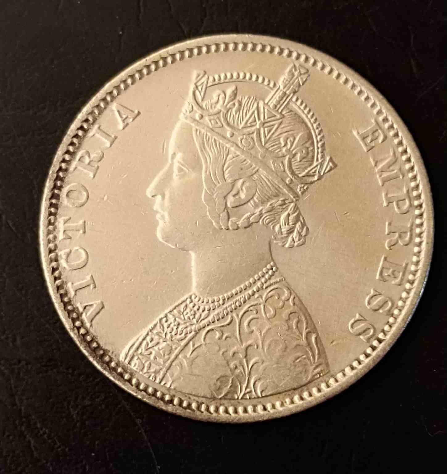 Silver British India Victoria queen Denominaton 1 ₹ Year 1900 Same and ...