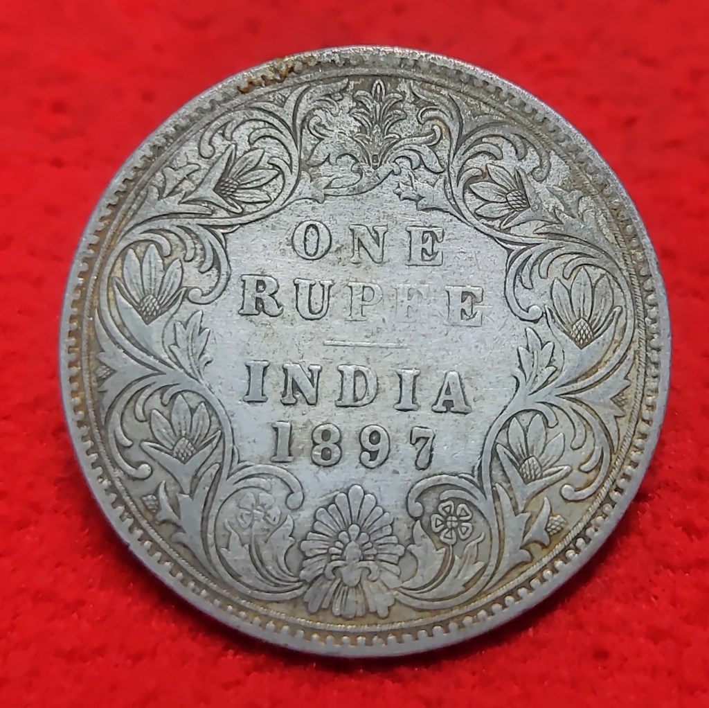 RARE ONE RUPEE COIN VICTORIA EMPRESS YEAR 1897 BOMBAY MINT - Coinbazzar.com