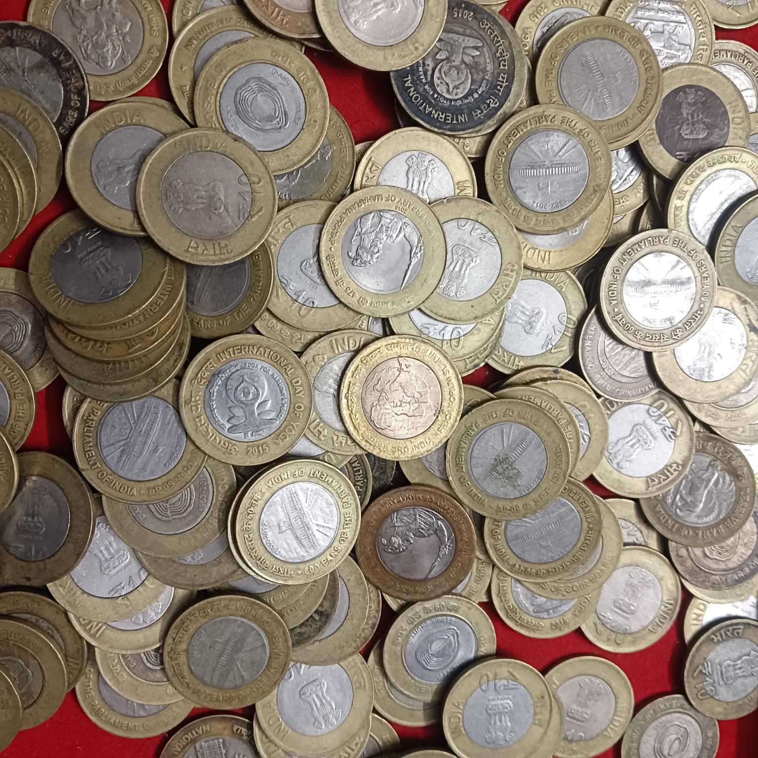 Ten Rs Scare Commarative Coins Mix Varieties 100 Pcs Given Republic of ...