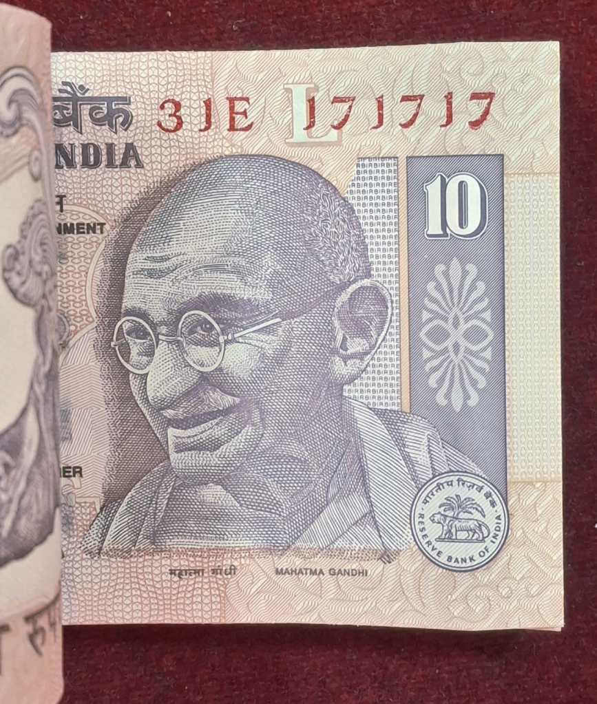 10 RUPEES GOVERNOR D.SUBBARAO RARE SERIAL PACKET WITH FANCY NUMBER ENDING 786 + 171717 ...