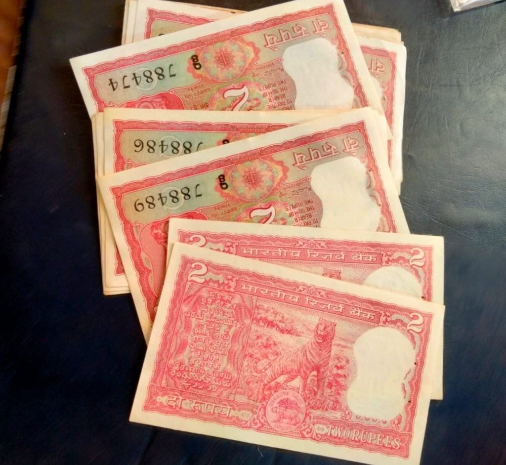 2 Ruppes UNC Note Tiger aIssue - Coinbazzar.com